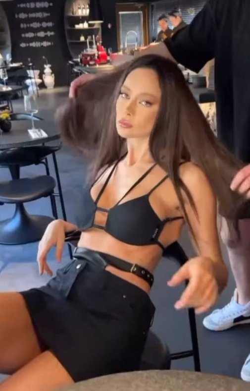 Полуголая Настасья Самбурская в кожаных трусиках произвела фурор - TOPNews.RU